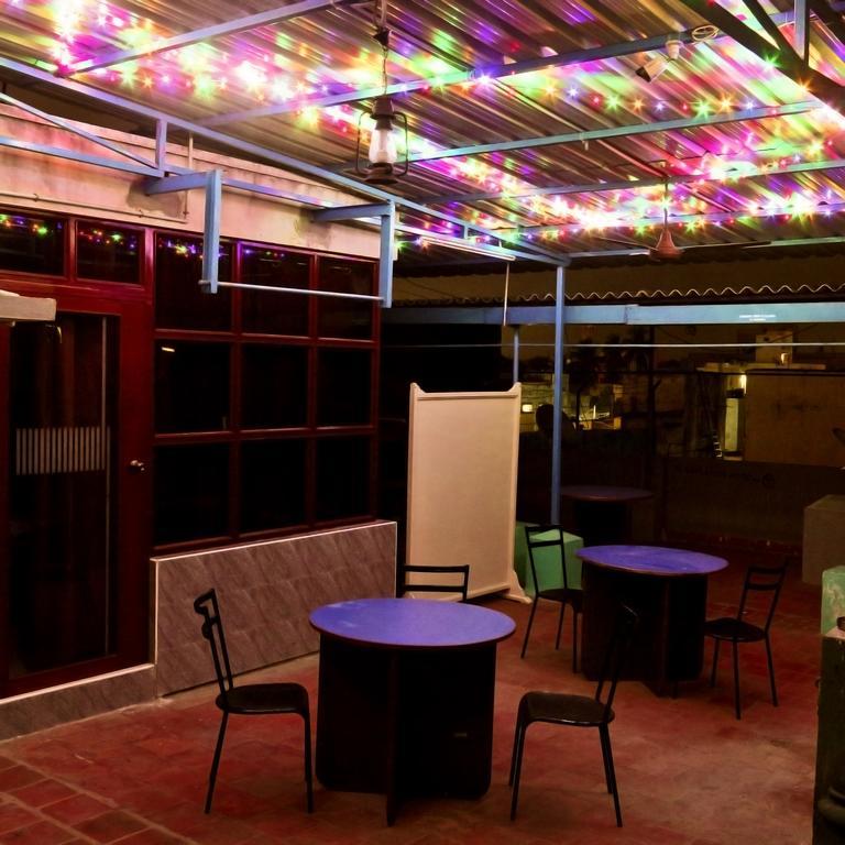 RED LOLLIPOP HOSTEL CHENNAI | INDIA | SEASON DEALS FROM $20